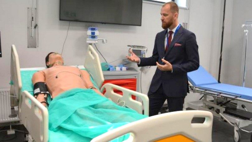 Siedem sal symulacyjnych na pięciu piętrach. W Zabrzu otwarto Centrum ...
